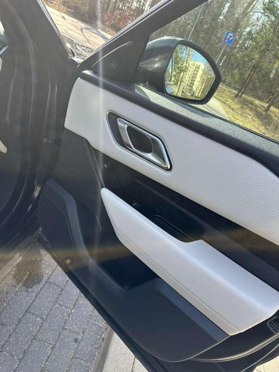 Melns Land Rover Range Rover Velar 2018 Liepāja, ar dzinēja tilpumu 2.00 L un nobraukumu 114 tūkst. km par 25600 €, foto 14 vietnē AUTOMOTO.COM.LV