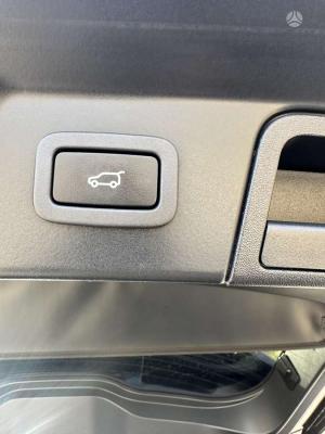 Melns Land Rover Range Rover Velar 2018 Liepāja, ar dzinēja tilpumu 2.00 L un nobraukumu 114 tūkst. km par 25600 €, foto 17 vietnē AUTOMOTO.COM.LV
