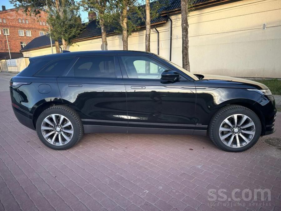 Black Land Rover Range Rover Velar 2018 in Liepaja, with an engine capacity of 2.00 L and mileage of 113 thousand km for 26000 €, photo 6 on AUTOMOTO.COM.LV