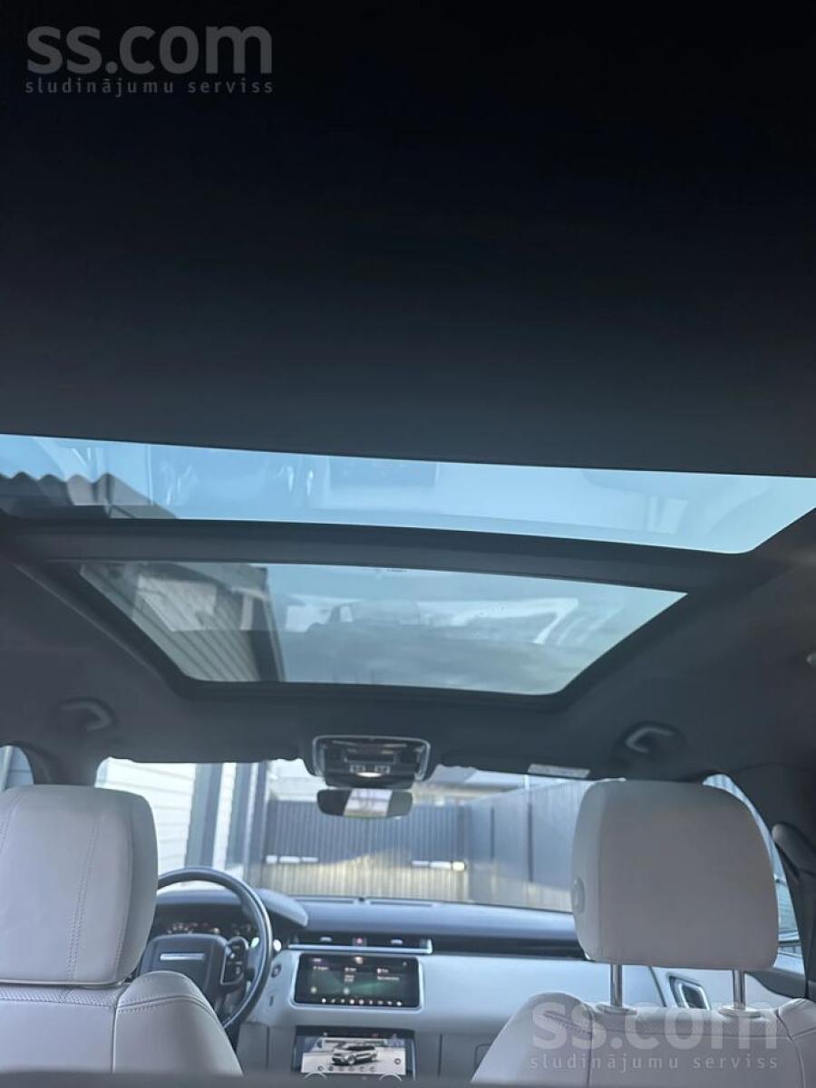 Black Land Rover Range Rover Velar 2018 in Liepaja, with an engine capacity of 2.00 L and mileage of 113 thousand km for 26000 €, photo 8 on AUTOMOTO.COM.LV