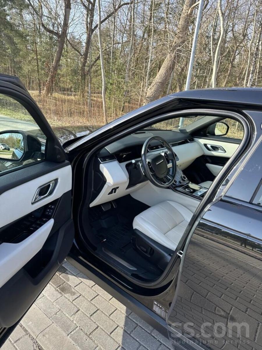Black Land Rover Range Rover Velar 2018 in Liepaja, with an engine capacity of 2.00 L and mileage of 113 thousand km for 26000 €, photo 9 on AUTOMOTO.COM.LV