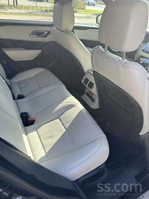 Black Land Rover Range Rover Velar 2018 in Liepaja, with an engine capacity of 2.00 L and mileage of 113 thousand km for 26000 €, photo 16 on AUTOMOTO.COM.LV