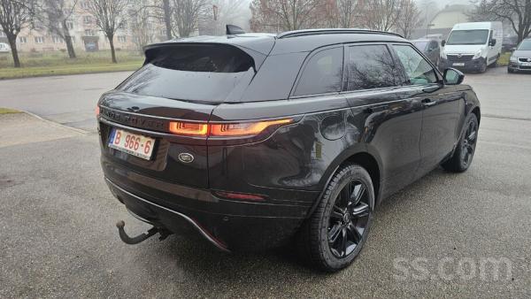 Black Land Rover Range Rover Velar 2019 in Riga, with an engine capacity of 2.00 L and mileage of 162 thousand km for 27550 €, photo 5 on AUTOMOTO.COM.LV