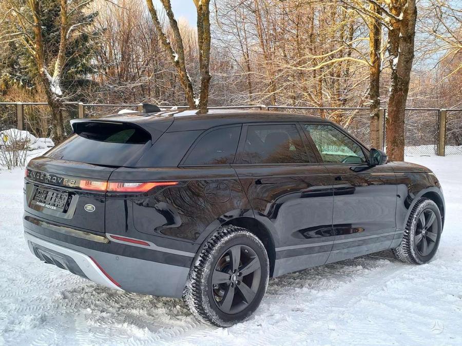 Black Land Rover Range Rover Velar 2019 in Siauliai, with an engine capacity of 2.00 L and mileage of 64 thousand km for 25400 €, photo 2 on AUTOMOTO.COM.LV