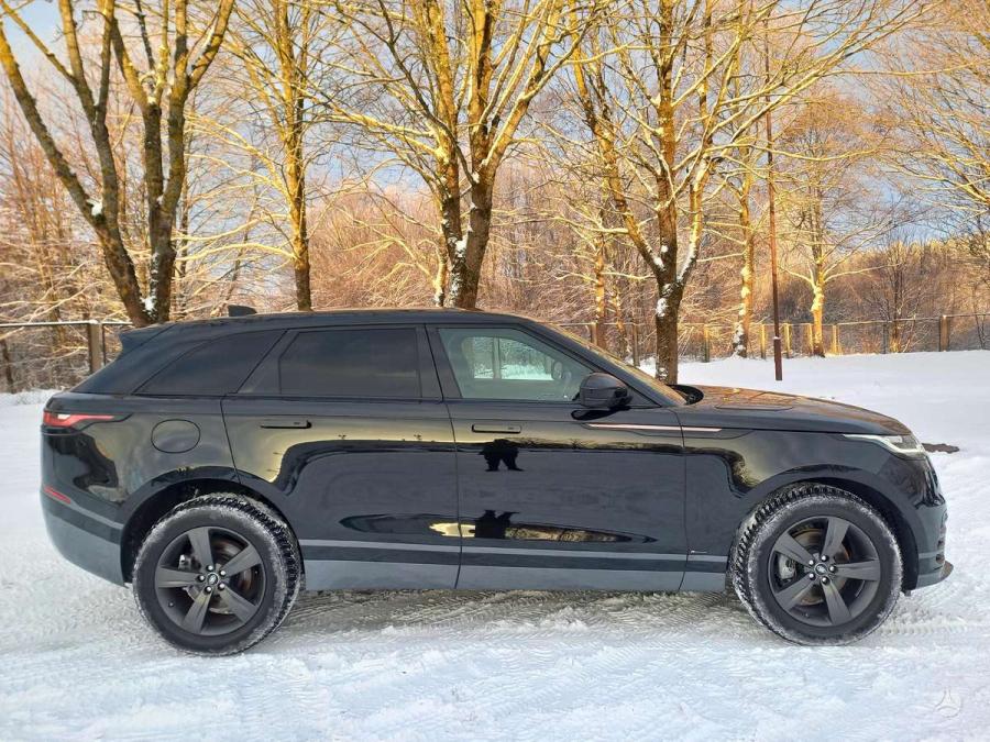 Black Land Rover Range Rover Velar 2019 in Siauliai, with an engine capacity of 2.00 L and mileage of 64 thousand km for 25400 €, photo 10 on AUTOMOTO.COM.LV