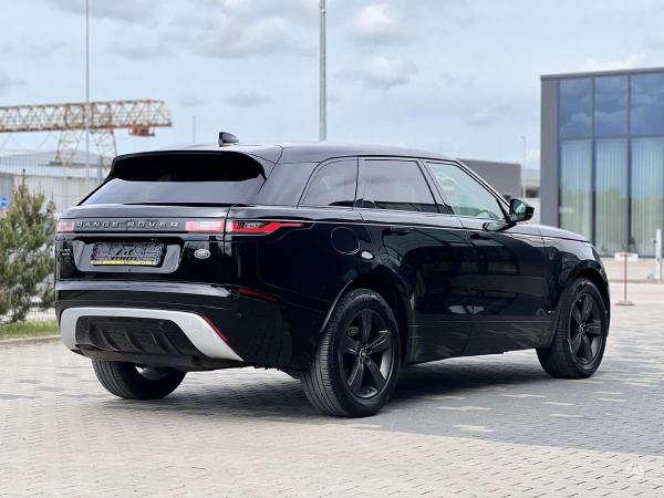Black Land Rover Range Rover Velar 2019 in Siauliai, with an engine capacity of 2.00 L and mileage of 163 thousand km for 26400 €, photo 7 on AUTOMOTO.COM.LV