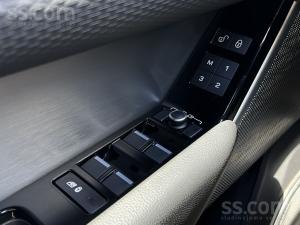 Black Land Rover Range Rover Velar 2019 in Limbazi, with an engine capacity of 2.00 L and mileage of 166 thousand km for 24550 €, photo 26 on AUTOMOTO.COM.LV