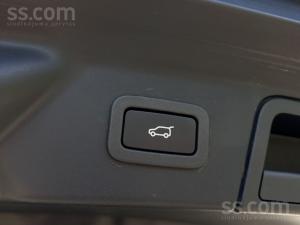 Melns Land Rover Range Rover Velar 2019 Limbaži, ar dzinēja tilpumu 2.00 L un nobraukumu 166 tūkst. km par 24550 €, foto 9 vietnē AUTOMOTO.COM.LV