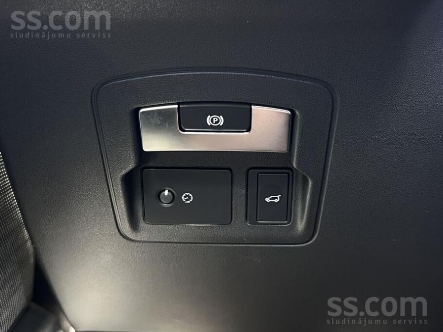 Melns Land Rover Range Rover Velar 2019 Limbaži, ar dzinēja tilpumu 2.00 L un nobraukumu 166 tūkst. km par 24550 €, foto 25 vietnē AUTOMOTO.COM.LV