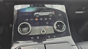 Melns Land Rover Range Rover Velar 2019 Rīga, ar dzinēja tilpumu 2.00 L un nobraukumu 162 tūkst. km par 29500 €, foto 5 vietnē AUTOMOTO.COM.LV