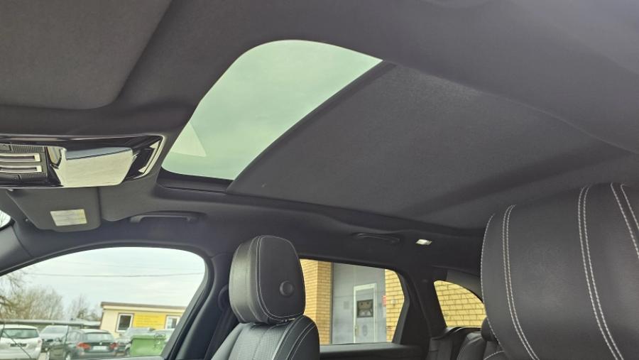 Melns Land Rover Range Rover Velar 2019 Rīga, ar dzinēja tilpumu 2.00 L un nobraukumu 162 tūkst. km par 29500 €, foto 6 vietnē AUTOMOTO.COM.LV
