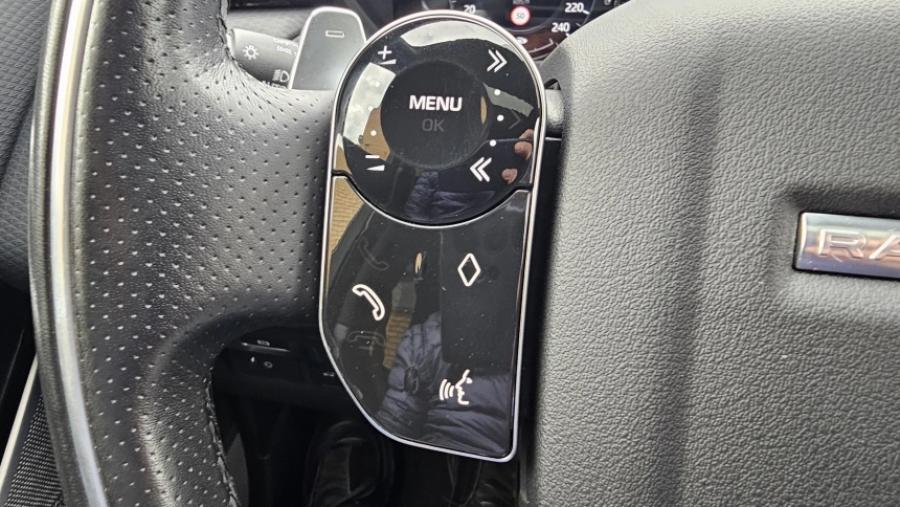 Melns Land Rover Range Rover Velar 2019 Rīga, ar dzinēja tilpumu 2.00 L un nobraukumu 162 tūkst. km par 29500 €, foto 13 vietnē AUTOMOTO.COM.LV