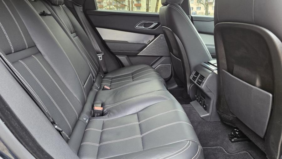 Melns Land Rover Range Rover Velar 2019 Rīga, ar dzinēja tilpumu 2.00 L un nobraukumu 162 tūkst. km par 29500 €, foto 20 vietnē AUTOMOTO.COM.LV
