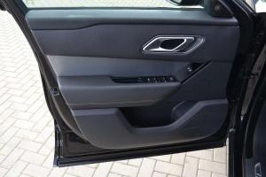 Melns Land Rover Range Rover Velar 2019 Viļņa, ar dzinēja tilpumu 2.00 L un nobraukumu 148 tūkst. km par 20000 €, foto 16 vietnē AUTOMOTO.COM.LV