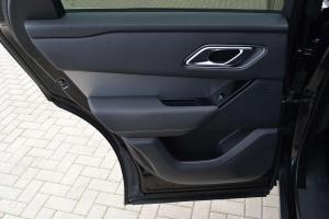 Melns Land Rover Range Rover Velar 2019 Viļņa, ar dzinēja tilpumu 2.00 L un nobraukumu 148 tūkst. km par 20000 €, foto 21 vietnē AUTOMOTO.COM.LV