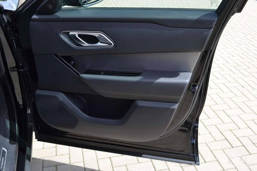 Melns Land Rover Range Rover Velar 2019 Viļņa, ar dzinēja tilpumu 2.00 L un nobraukumu 148 tūkst. km par 20000 €, foto 28 vietnē AUTOMOTO.COM.LV