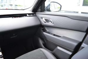 Melns Land Rover Range Rover Velar 2019 Viļņa, ar dzinēja tilpumu 2.00 L un nobraukumu 148 tūkst. km par 20000 €, foto 34 vietnē AUTOMOTO.COM.LV
