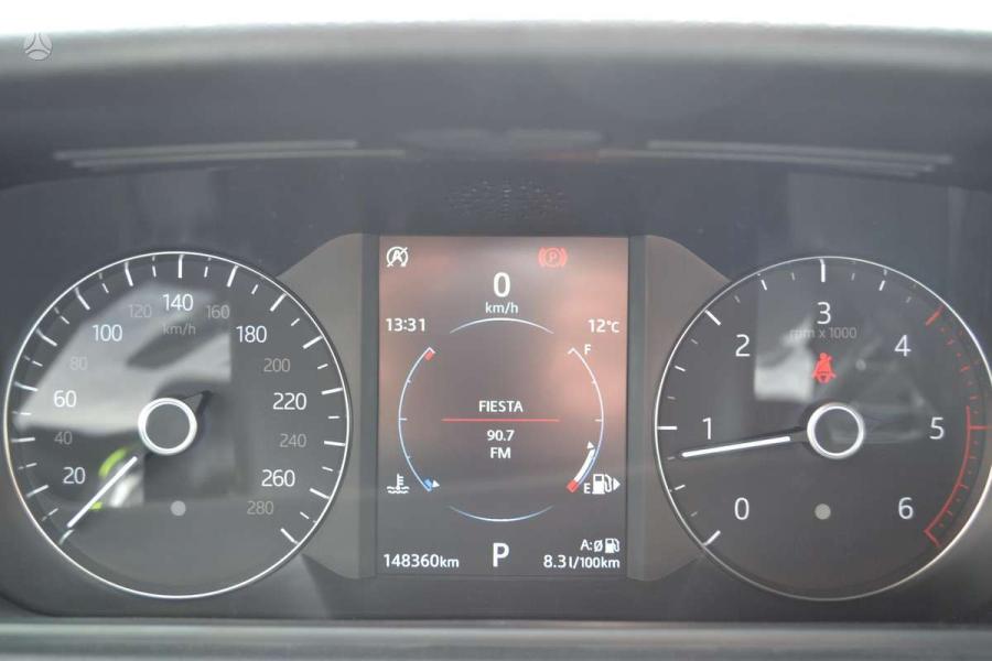 Melns Land Rover Range Rover Velar 2019 Viļņa, ar dzinēja tilpumu 2.00 L un nobraukumu 148 tūkst. km par 20000 €, foto 36 vietnē AUTOMOTO.COM.LV