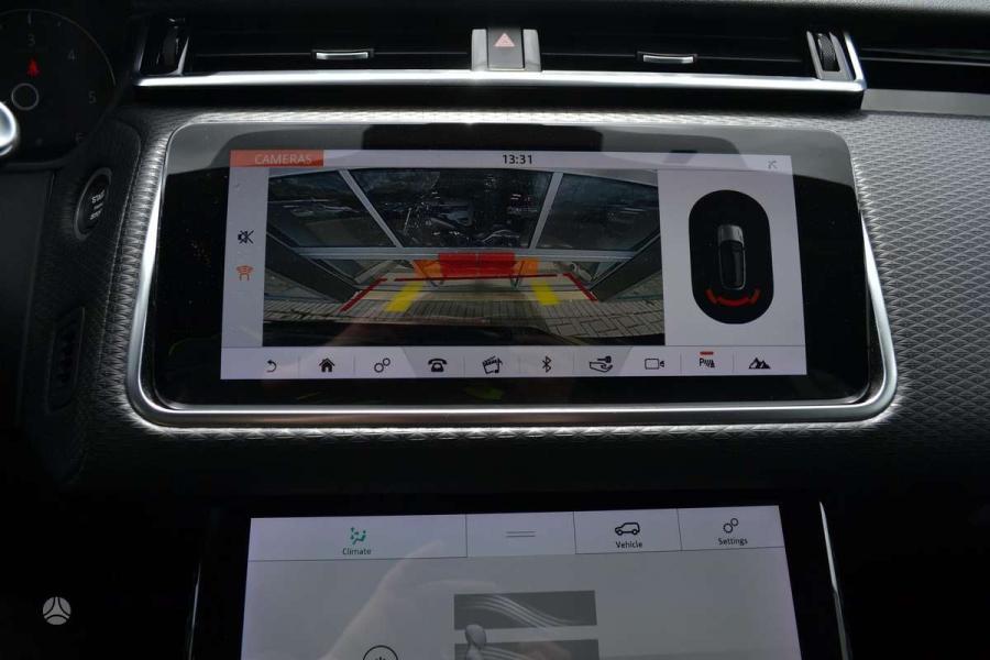 Melns Land Rover Range Rover Velar 2019 Viļņa, ar dzinēja tilpumu 2.00 L un nobraukumu 148 tūkst. km par 20000 €, foto 37 vietnē AUTOMOTO.COM.LV
