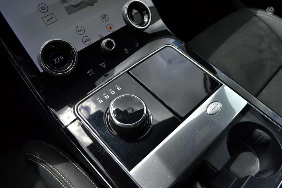Melns Land Rover Range Rover Velar 2019 Viļņa, ar dzinēja tilpumu 2.00 L un nobraukumu 148 tūkst. km par 20000 €, foto 38 vietnē AUTOMOTO.COM.LV