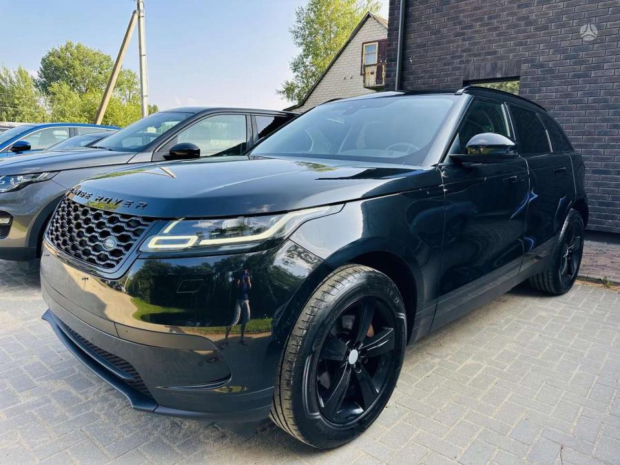 Black Land Rover Range Rover Velar 2019 in Kaunas, with an engine capacity of 2.00 L and mileage of 220 thousand km for 19350 €, photo 4 on AUTOMOTO.COM.LV