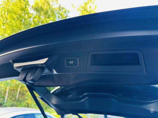 Black Land Rover Range Rover Velar 2019 in Kaunas, with an engine capacity of 2.00 L and mileage of 220 thousand km for 19350 €, photo 9 on AUTOMOTO.COM.LV