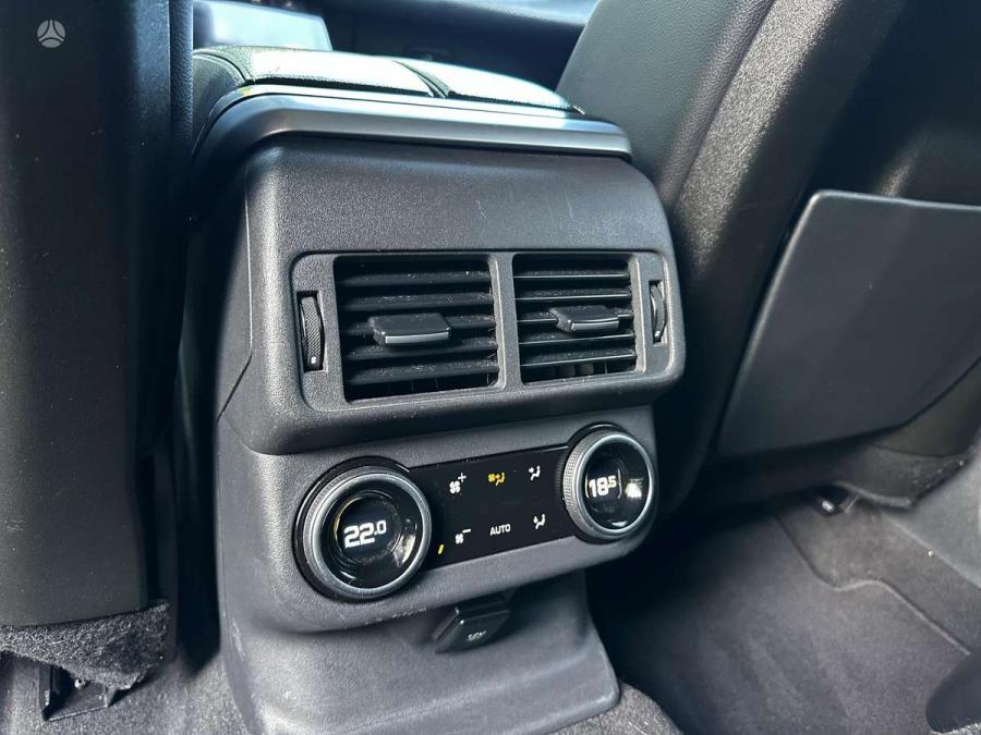 Black Land Rover Range Rover Velar 2019 in Kaunas, with an engine capacity of 2.00 L and mileage of 220 thousand km for 19350 €, photo 16 on AUTOMOTO.COM.LV