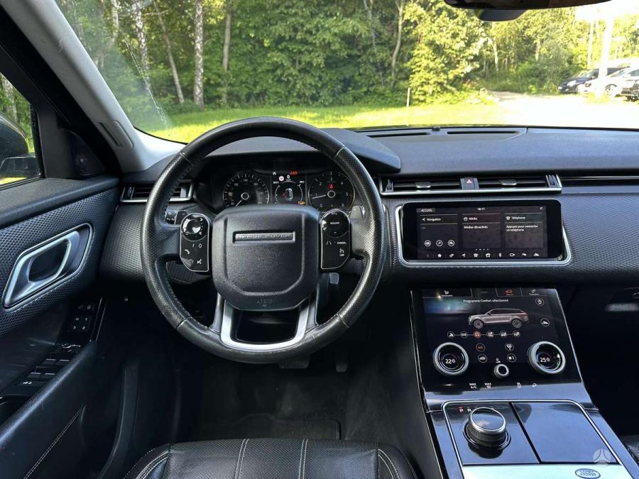 Black Land Rover Range Rover Velar 2019 in Kaunas, with an engine capacity of 2.00 L and mileage of 220 thousand km for 19350 €, photo 18 on AUTOMOTO.COM.LV