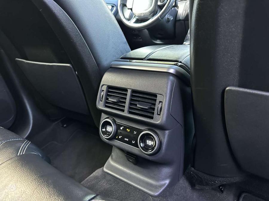 Black Land Rover Range Rover Velar 2019 in Kaunas, with an engine capacity of 2.00 L and mileage of 220 thousand km for 19350 €, photo 25 on AUTOMOTO.COM.LV