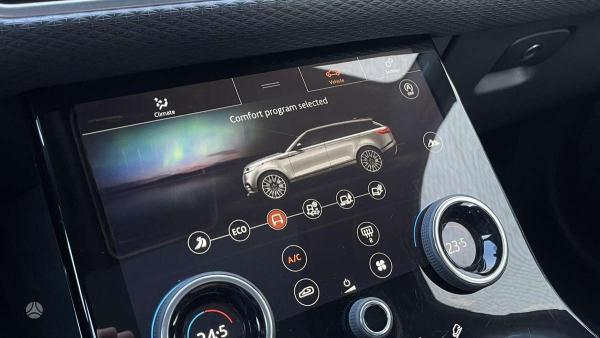 Melns Land Rover Range Rover Velar 2019 Marijampole, ar dzinēja tilpumu 2.00 L un nobraukumu 149 tūkst. km par 19990 €, foto 2 vietnē AUTOMOTO.COM.LV
