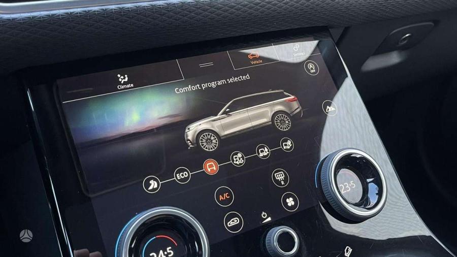 Melns Land Rover Range Rover Velar 2019 Marijampole, ar dzinēja tilpumu 2.00 L un nobraukumu 149 tūkst. km par 19990 €, foto 3 vietnē AUTOMOTO.COM.LV