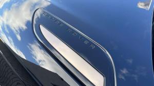 Melns Land Rover Range Rover Velar 2019 Marijampole, ar dzinēja tilpumu 2.00 L un nobraukumu 149 tūkst. km par 19990 €, foto 31 vietnē AUTOMOTO.COM.LV