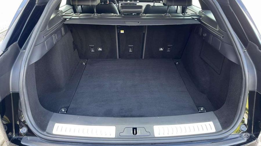 Melns Land Rover Range Rover Velar 2019 Marijampole, ar dzinēja tilpumu 2.00 L un nobraukumu 149 tūkst. km par 19990 €, foto 32 vietnē AUTOMOTO.COM.LV