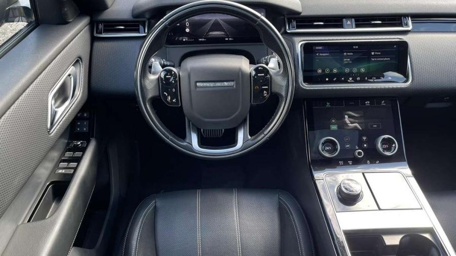 Melns Land Rover Range Rover Velar 2019 Marijampole, ar dzinēja tilpumu 2.00 L un nobraukumu 149 tūkst. km par 19990 €, foto 42 vietnē AUTOMOTO.COM.LV