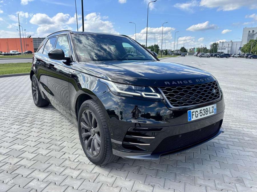 Black Land Rover Range Rover Velar 2019 in Taurage, with an engine capacity of 2.00 L and mileage of 140 thousand km for 21900 €, photo 1 on AUTOMOTO.COM.LV