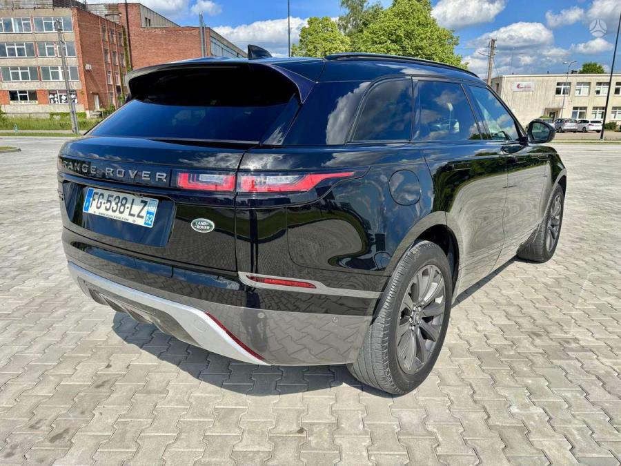 Black Land Rover Range Rover Velar 2019 in Taurage, with an engine capacity of 2.00 L and mileage of 140 thousand km for 21900 €, photo 6 on AUTOMOTO.COM.LV