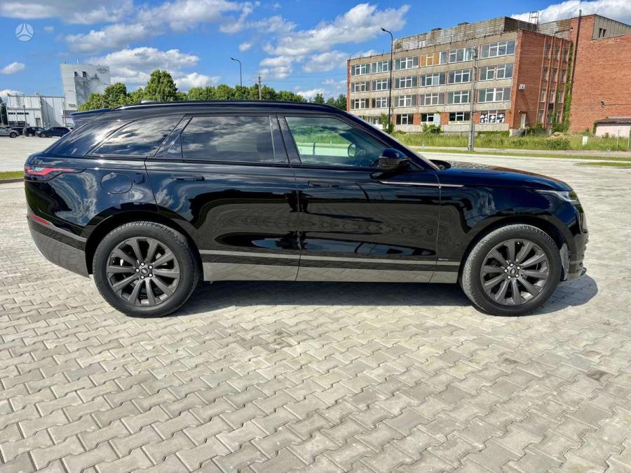 Black Land Rover Range Rover Velar 2019 in Taurage, with an engine capacity of 2.00 L and mileage of 140 thousand km for 21900 €, photo 7 on AUTOMOTO.COM.LV