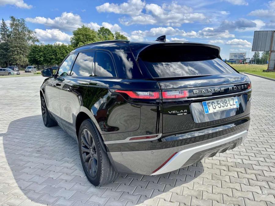 Black Land Rover Range Rover Velar 2019 in Taurage, with an engine capacity of 2.00 L and mileage of 140 thousand km for 21900 €, photo 8 on AUTOMOTO.COM.LV