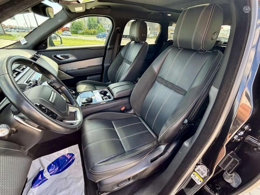 Black Land Rover Range Rover Velar 2019 in Taurage, with an engine capacity of 2.00 L and mileage of 140 thousand km for 21900 €, photo 13 on AUTOMOTO.COM.LV