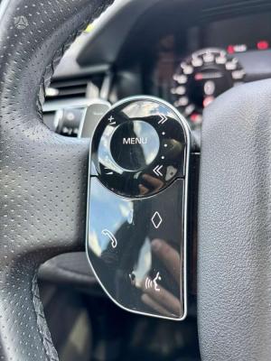 Black Land Rover Range Rover Velar 2019 in Taurage, with an engine capacity of 2.00 L and mileage of 140 thousand km for 21900 €, photo 25 on AUTOMOTO.COM.LV