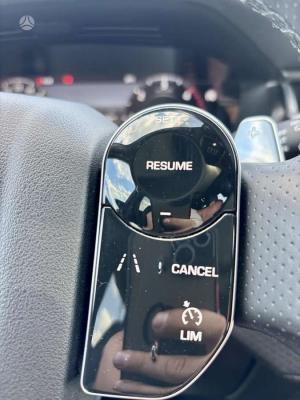 Black Land Rover Range Rover Velar 2019 in Taurage, with an engine capacity of 2.00 L and mileage of 140 thousand km for 21900 €, photo 26 on AUTOMOTO.COM.LV