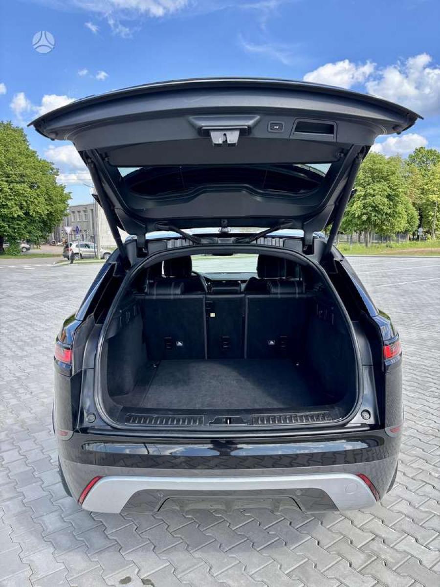 Black Land Rover Range Rover Velar 2019 in Taurage, with an engine capacity of 2.00 L and mileage of 140 thousand km for 21900 €, photo 27 on AUTOMOTO.COM.LV