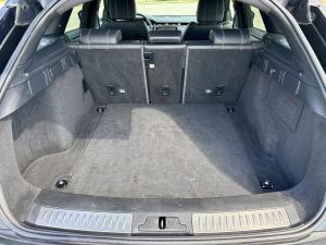 Black Land Rover Range Rover Velar 2019 in Taurage, with an engine capacity of 2.00 L and mileage of 140 thousand km for 21900 €, photo 32 on AUTOMOTO.COM.LV
