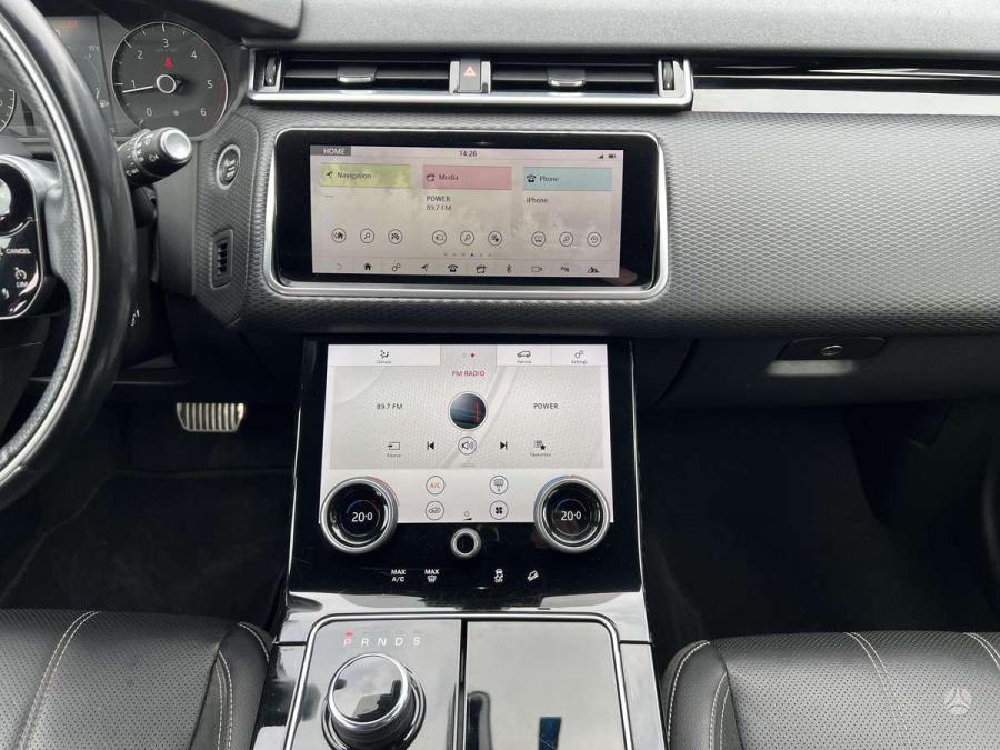 Black Land Rover Range Rover Velar 2019 in Siauliai, with an engine capacity of 2.00 L and mileage of 163 thousand km for 23800 €, photo 21 on AUTOMOTO.COM.LV