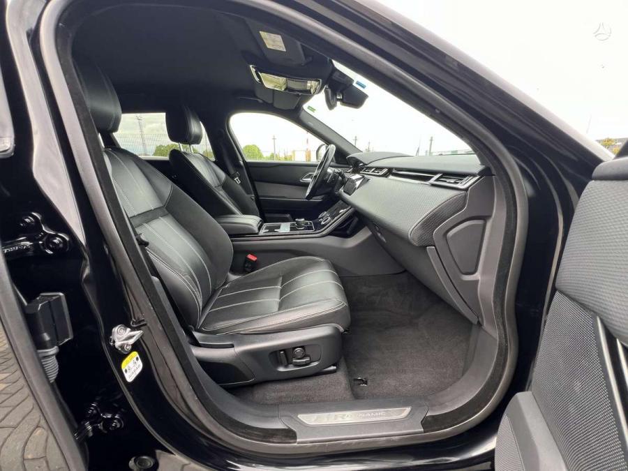 Black Land Rover Range Rover Velar 2019 in Siauliai, with an engine capacity of 2.00 L and mileage of 163 thousand km for 23800 €, photo 32 on AUTOMOTO.COM.LV