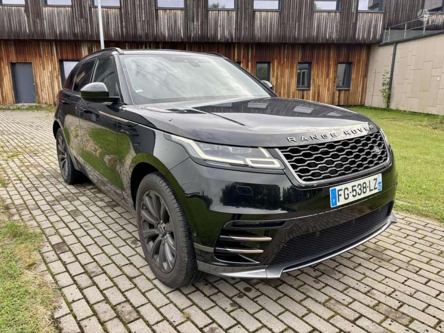Black Land Rover Range Rover Velar 2019 in Taurage, with an engine capacity of 2.00 L and mileage of 140 thousand km for 21900 €, photo 1 on AUTOMOTO.COM.LV
