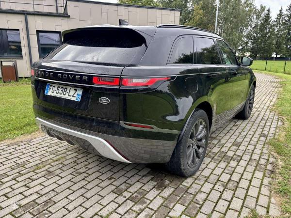 Black Land Rover Range Rover Velar 2019 in Taurage, with an engine capacity of 2.00 L and mileage of 140 thousand km for 21900 €, photo 8 on AUTOMOTO.COM.LV