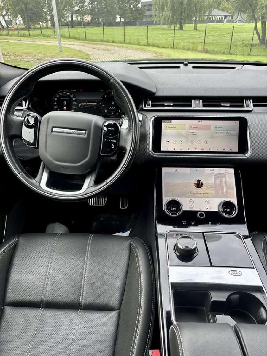 Black Land Rover Range Rover Velar 2019 in Taurage, with an engine capacity of 2.00 L and mileage of 140 thousand km for 21900 €, photo 15 on AUTOMOTO.COM.LV