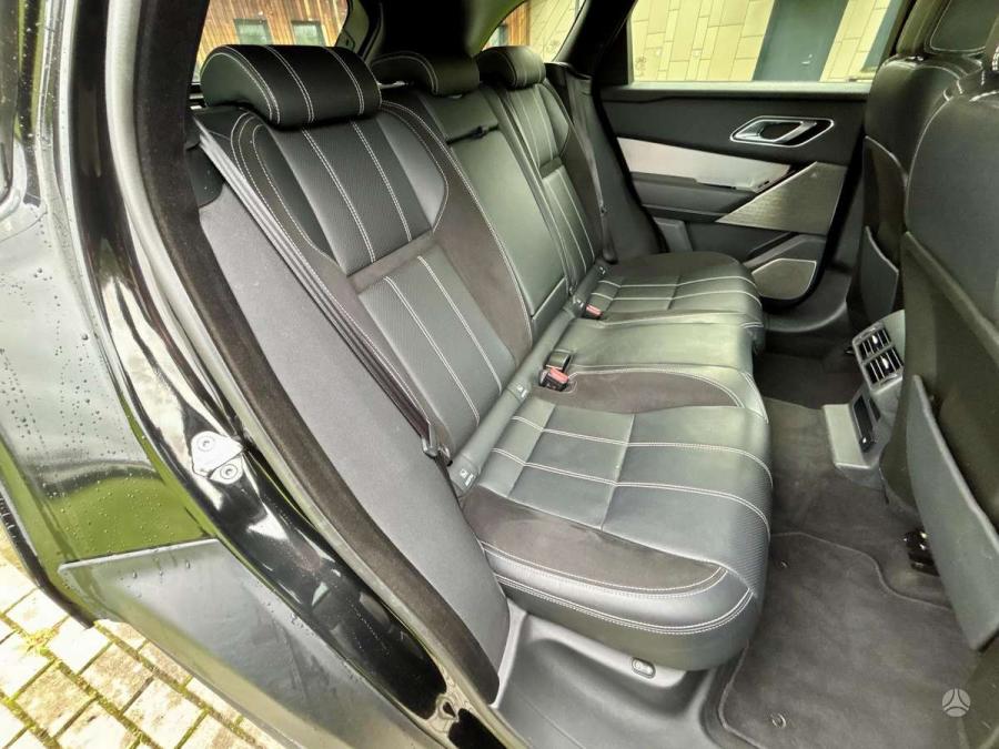 Black Land Rover Range Rover Velar 2019 in Taurage, with an engine capacity of 2.00 L and mileage of 140 thousand km for 21900 €, photo 17 on AUTOMOTO.COM.LV