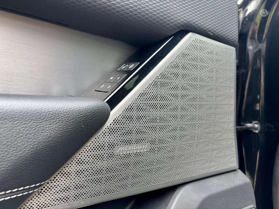 Black Land Rover Range Rover Velar 2019 in Taurage, with an engine capacity of 2.00 L and mileage of 140 thousand km for 21900 €, photo 22 on AUTOMOTO.COM.LV